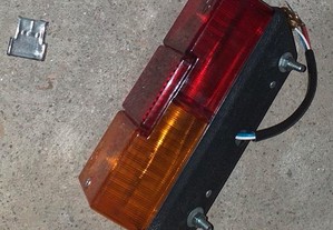 Farolim Stop Tractor Massey Feruson 165/265 | Peças e acessórios ...