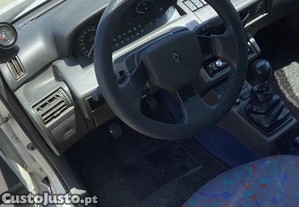 Renault Clio Bebop Abril/94 | Carros - Citadino, à venda | Porto ...