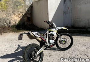 Ajp Pr4 125 Enduro A 4t De 2017 | Mota Fora de estrada, à venda | Lisboa | 44382405 | CustoJusto.pt