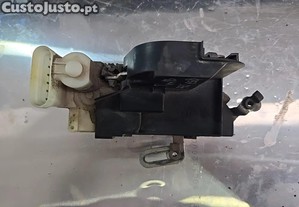 Fecho Da Porta Frente Esq Ficha De 6 Pinos - Fiat Punto | Peças e ...