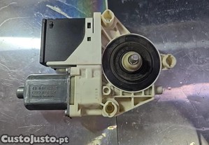 Motor Do Elevador Vidro Trás Dto 827306548r - Renault Megane Iii ...