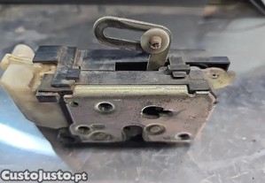 Fecho Da Porta Frente Esq Ficha De 6 Pinos - Fiat Punto | Peças e ...