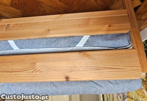 Cama Ikea Solteiro Dupla Ou Casal Em Pinho Com Colchão. | Móveis e ...