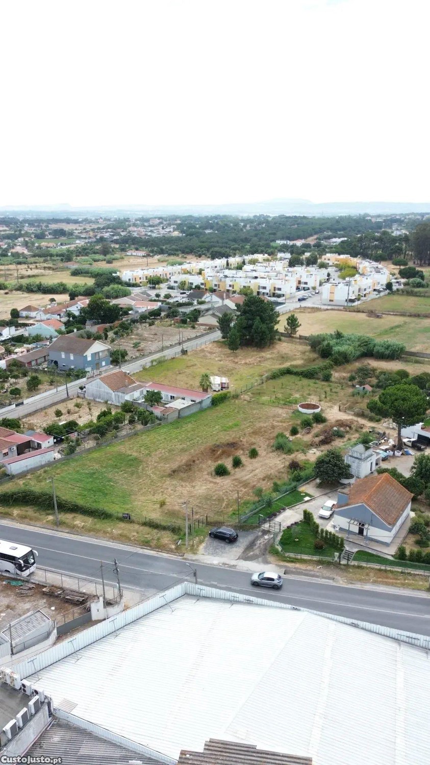 Terreno Urbano De 2406 M2 Em Santo António Da Charneca | Terrenos e ...