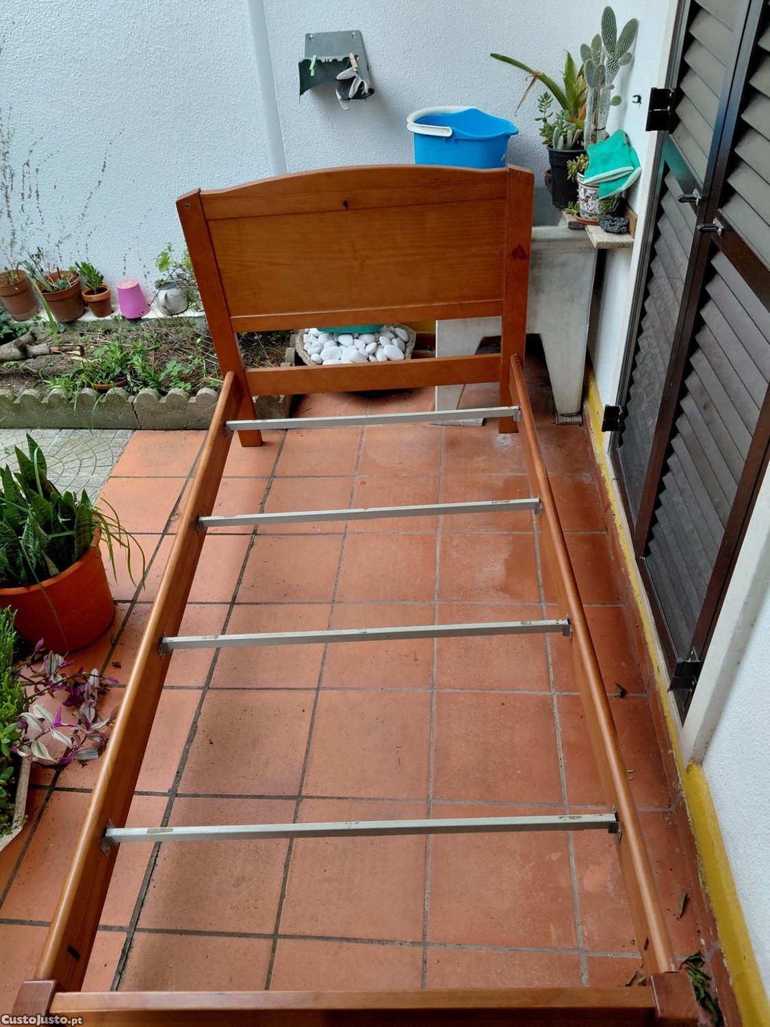 Cama Em Madeira Como Nova | Móveis e Decoração, à venda | Setúbal ...